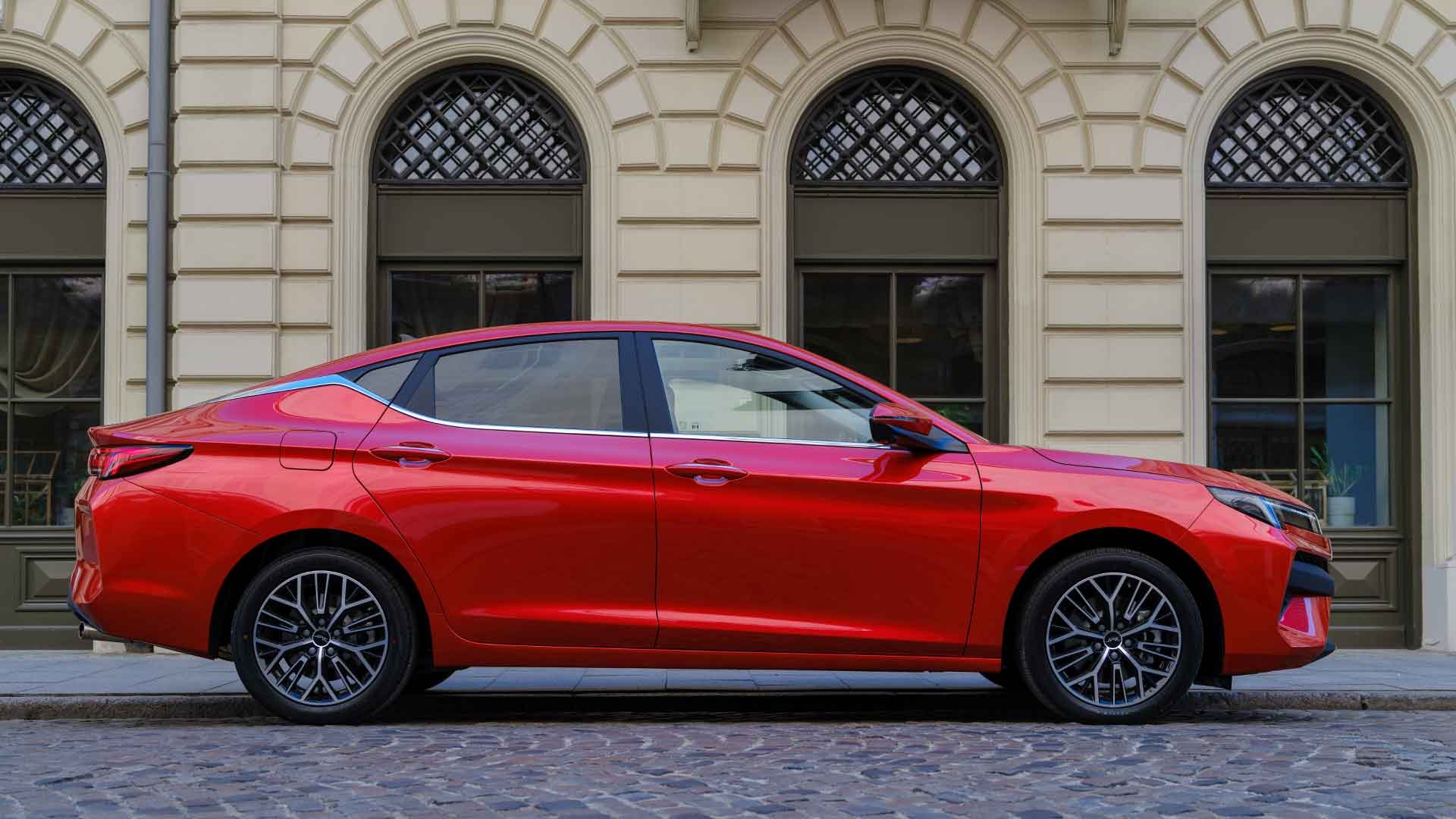 JAC J7 Plus. Wysyp premier przed targami w Poznaniu | Fleet.com.pl